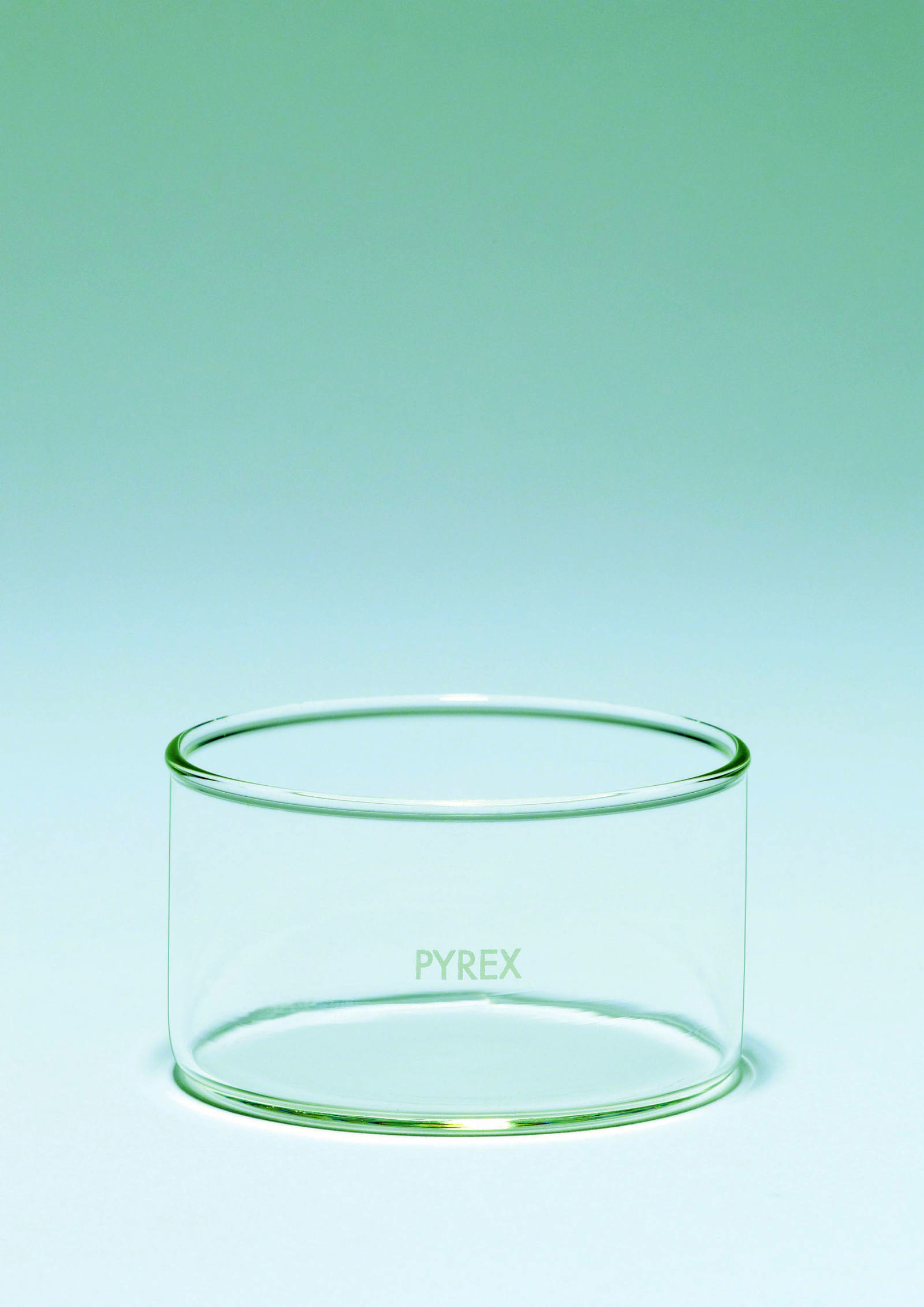 CRYSTALLISING BASIN 900ML PYREX FLAT - Mackay and Lynn